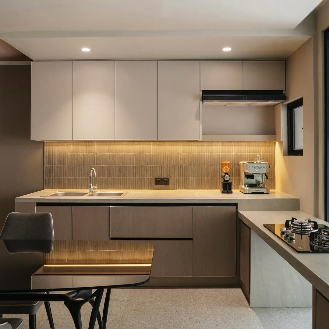 Mengenal Finishing HPL: Jenis, Fungsi, dan Cara Pasangnya